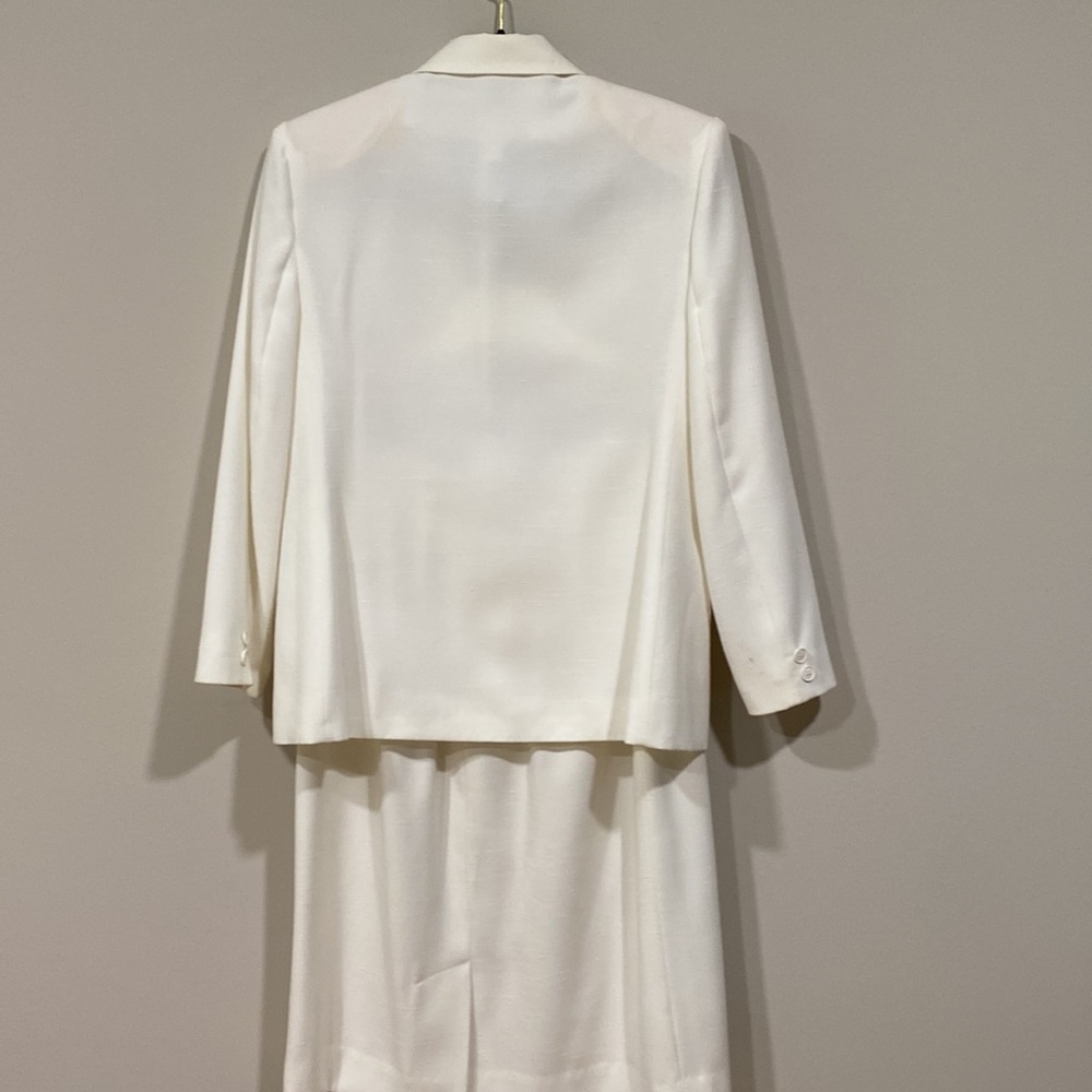 White Henry Lee Vintage Suit. - Gem